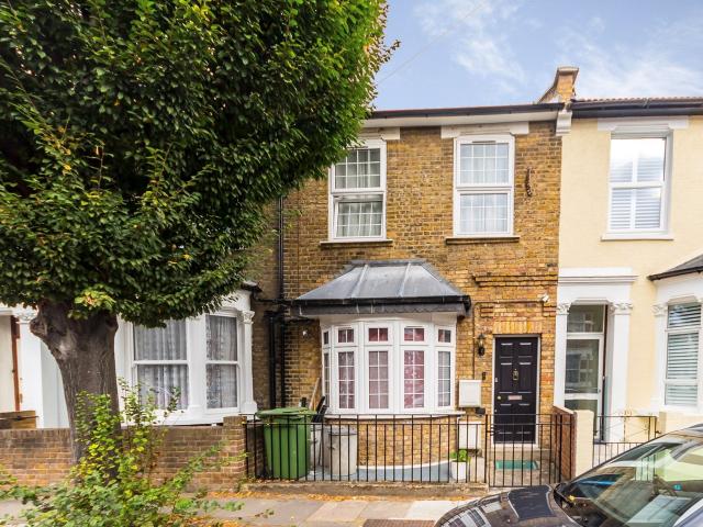 Apartment at Biscay Road, Greater London