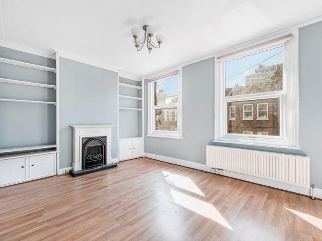 Apartment at Biscay Road, Greater London