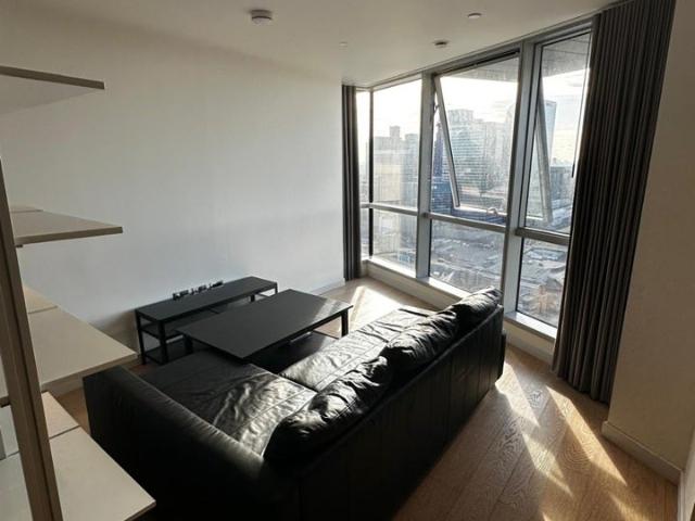 Apartment at Biscayne Avenue, Greater London