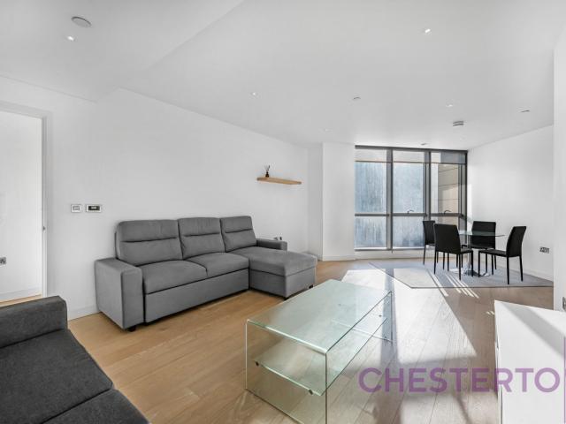 Apartment at Biscayne Avenue, Greater London