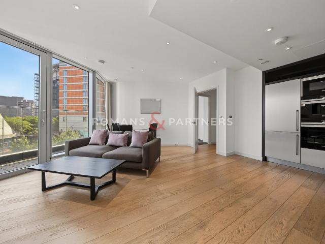 Apartment at Biscayne Avenue, Greater London