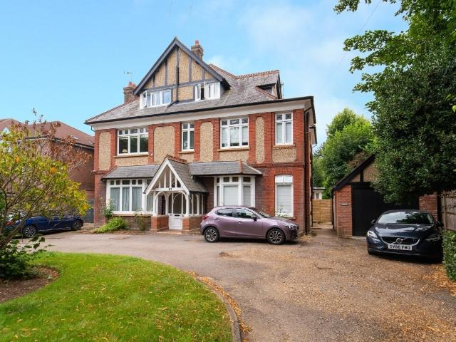 Apartment at Biskra, Watford