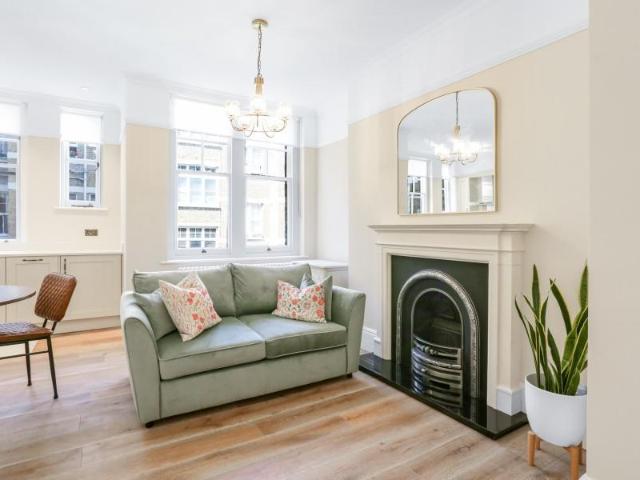 Apartment at Bishop King's Road, Greater London