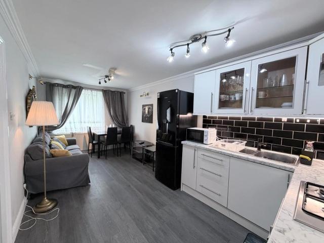 Apartment at Bishops Bridge Road, City of Westminster