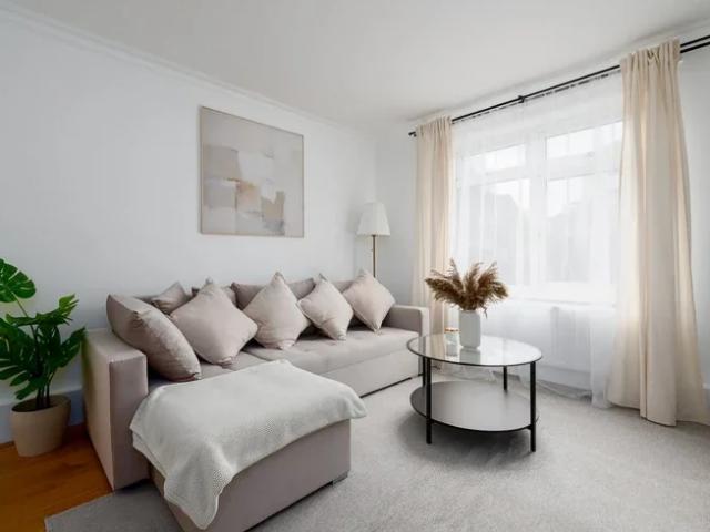 Apartment at Blue Anchor Yard, Greater London