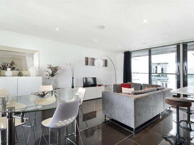 Apartment at Blue Anchor Yard, Greater London