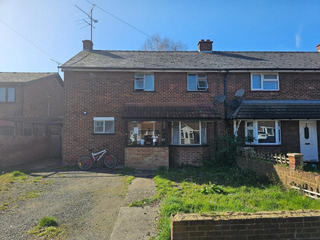 Apartment at Blackthorn Avenue, Greater London
