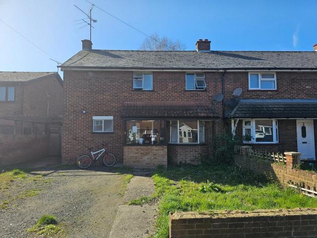 Apartment at Blackthorn Avenue, Greater London