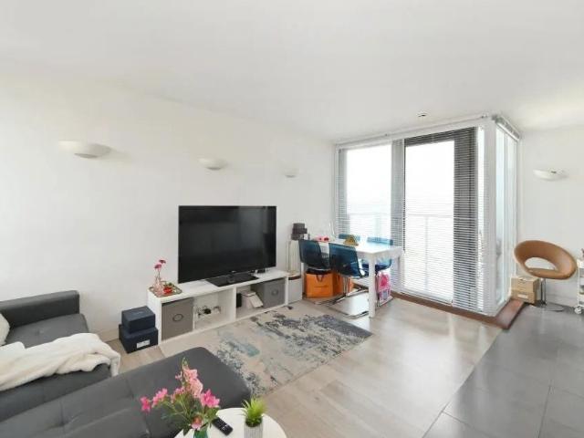Apartment at Blackwall Way, Greater London