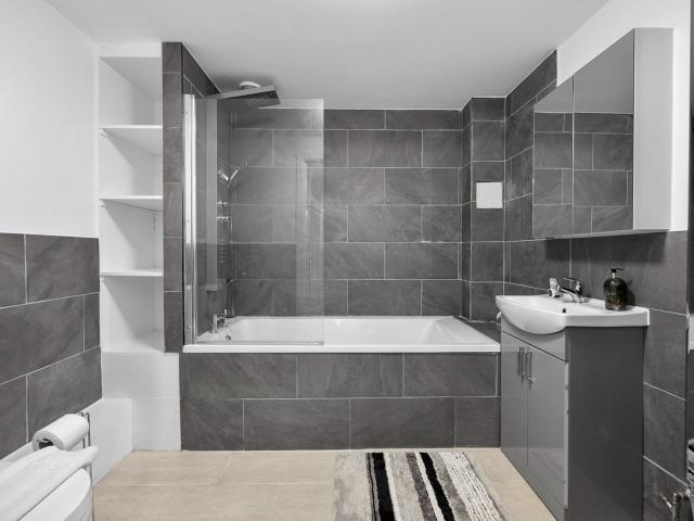 Apartment at Blackwall Way, Greater London