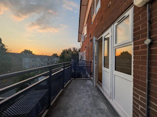 Apartment at Blackwell Close, Greater London
