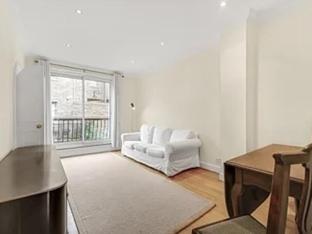 Apartment at Blake Gardens, Greater London