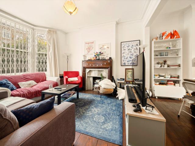 Apartment at Blake Gardens, Greater London