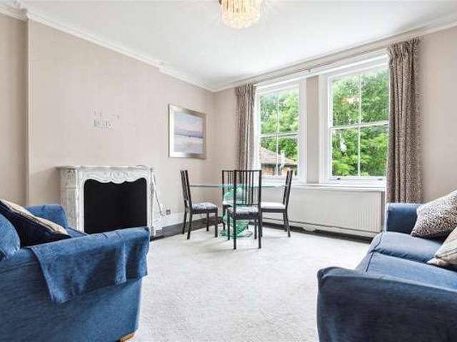 Apartment at Blakesley Avenue, Greater London