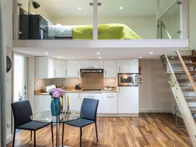 Apartment at Blenheim Crescent, Greater London