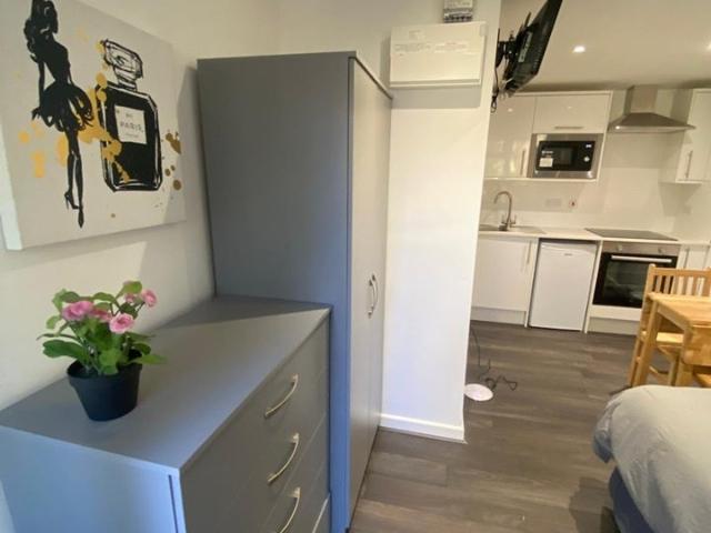 Apartment at Blenheim Gardens, Greater London