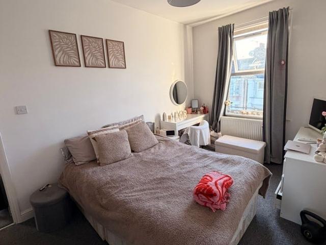 Apartment at Blenheim Road, Greater London