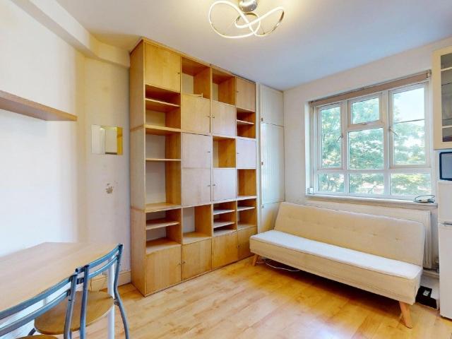 Apartment at Bloemfontein Road, Greater London