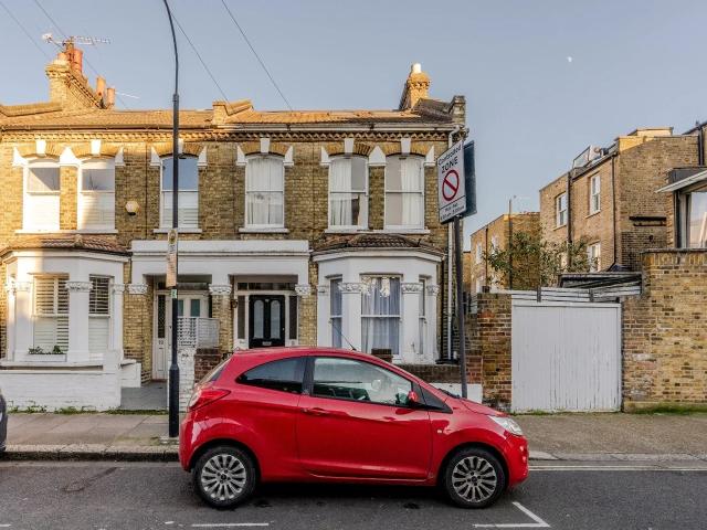 Apartment at Bloom Park Road, Greater London