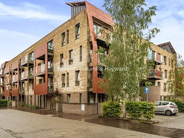 Apartment at Blondin Way, Greater London