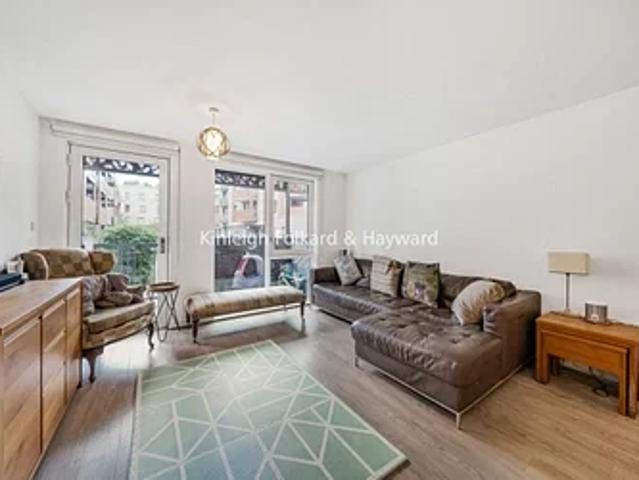 Apartment at Blondin Way, Greater London