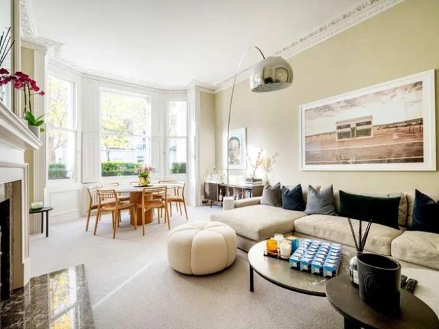 Apartment at Brunswick Gardens, Greater London