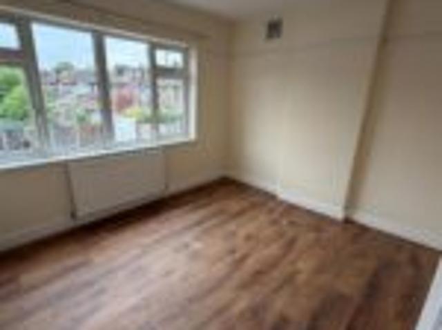 Apartment at Brunswick Park Road, Greater London