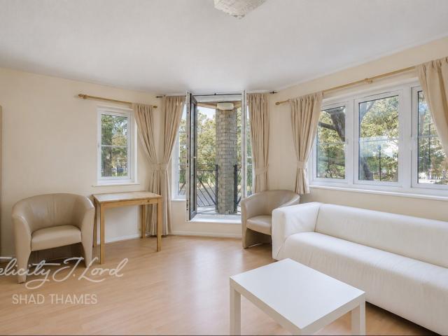 Apartment at Brunswick Quay, Greater London