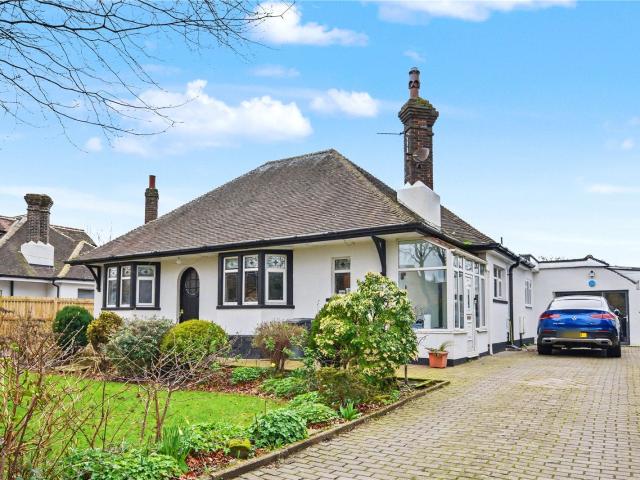 Apartment at Bruntcliffe Road, Leeds