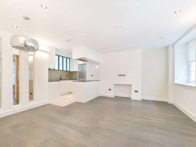 Apartment at Bryanston Mews East, City of Westminster