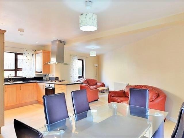 Apartment at Brabazon Street, Greater London