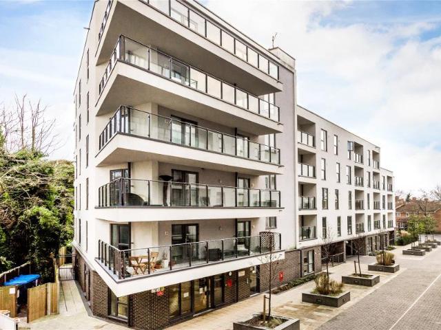 Apartment at Bradfield Close, Woking