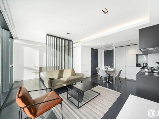 Apartment at Bradfield Road, Greater London