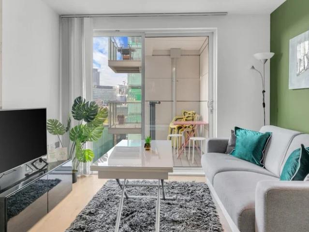Apartment at Braithwaite Street, Greater London