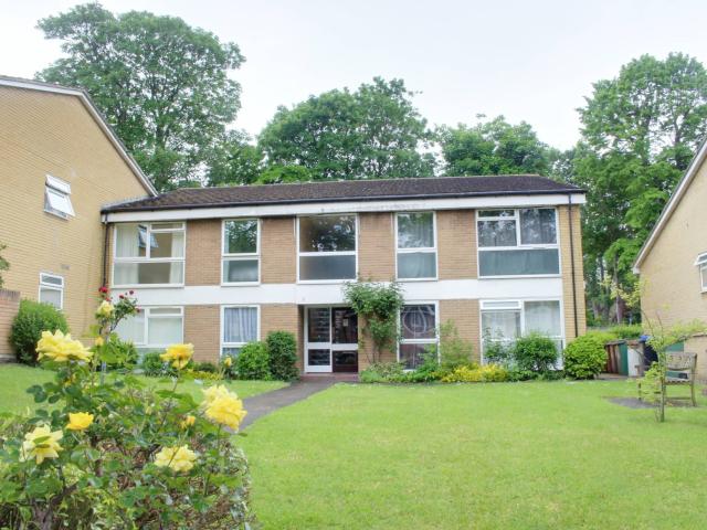 Apartment at Brambledown Road, Greater London