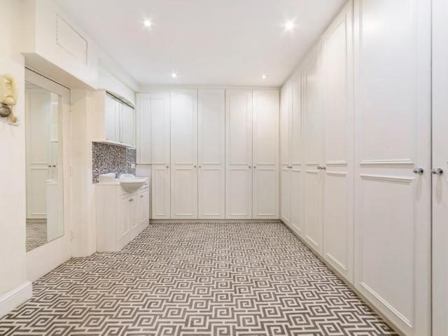 Apartment at Bramham Gardens, Greater London