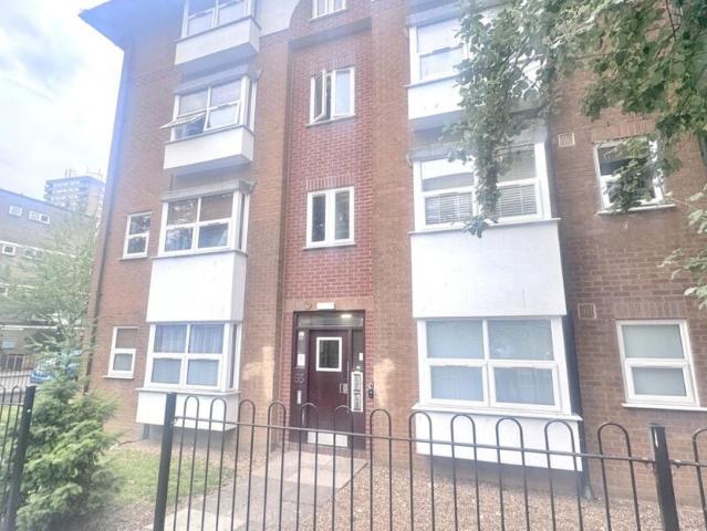 Apartment at Bramley Road, Greater London