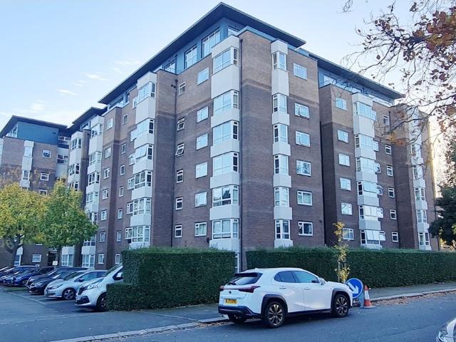 Apartment at Brampton Grove, Greater London