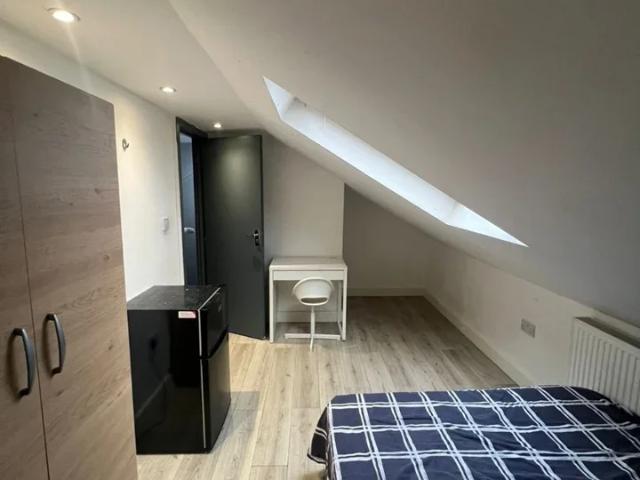 Apartment at Brantwood Road, Greater London