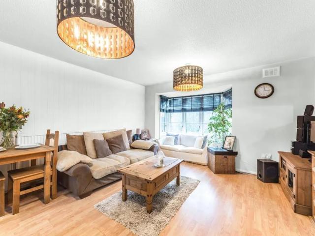 Apartment at Bredgar Road, Greater London