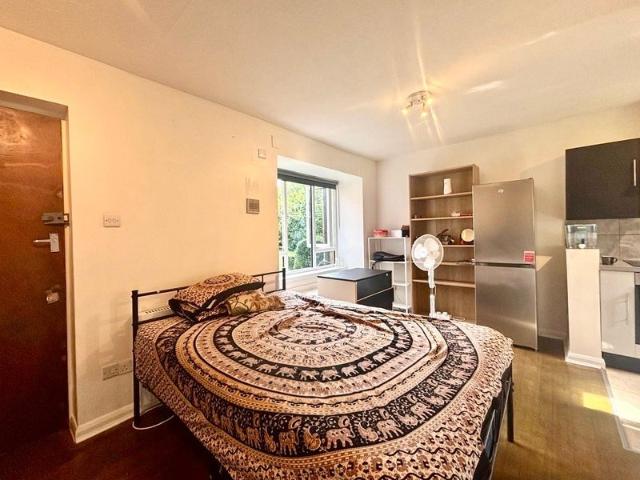 Apartment at Brendon Close, Greater London