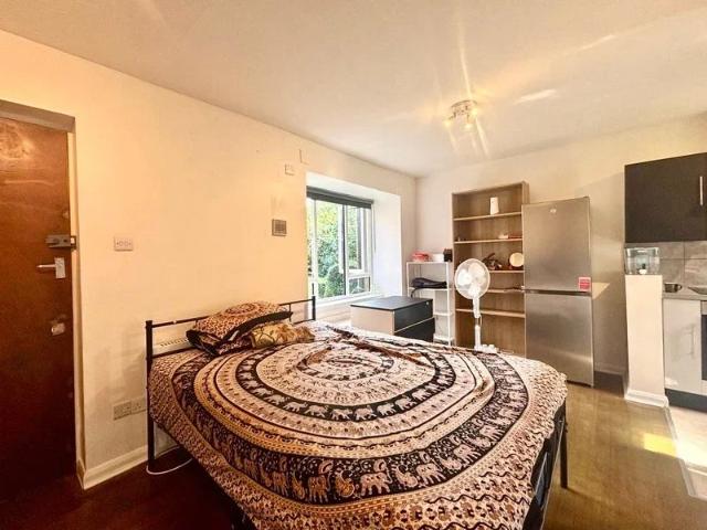 Apartment at Brendon Close, Greater London