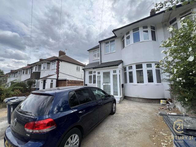 Apartment at Brentvale Avenue, Greater London