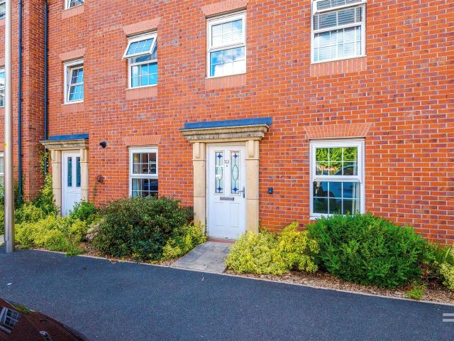 Apartment at Brentwood Grove, Leigh