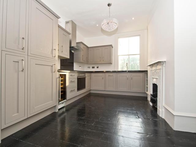 Apartment at Brewster Gardens, Greater London