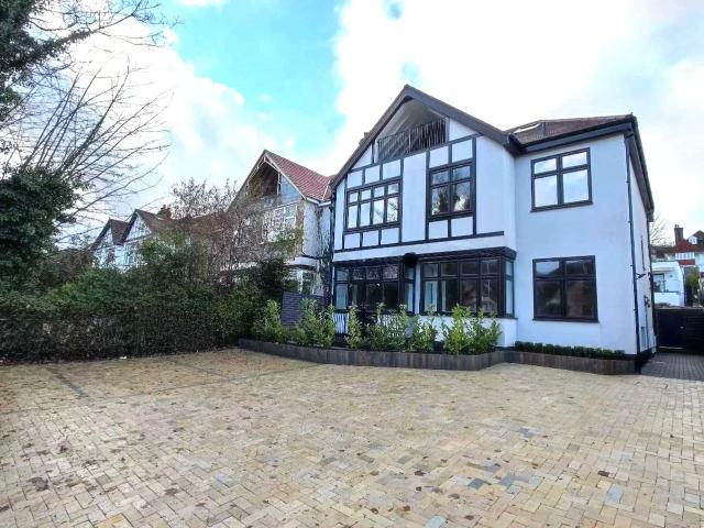 Apartment at Brighton Road, Greater London