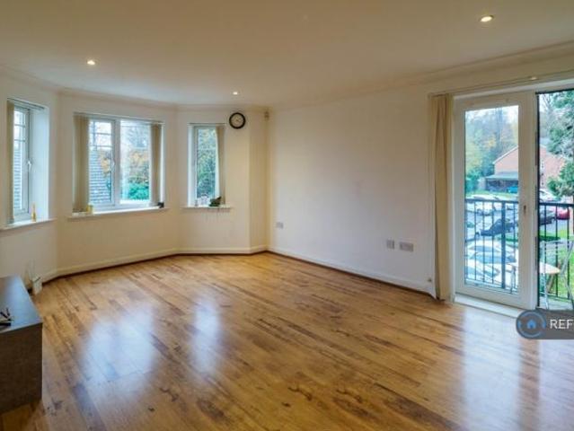 Apartment at Brightwen Grove, Greater London