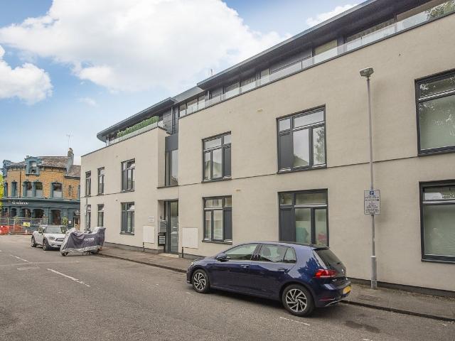 Apartment at Bridge End Close, Greater London