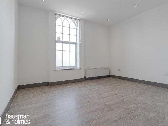 Apartment at Bridge Lane, Greater London