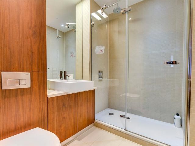Apartment at Bridge Place, City of Westminster